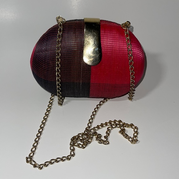 unknown | Bags | Vintage Clam Shell Silk Like Purse | Poshmark